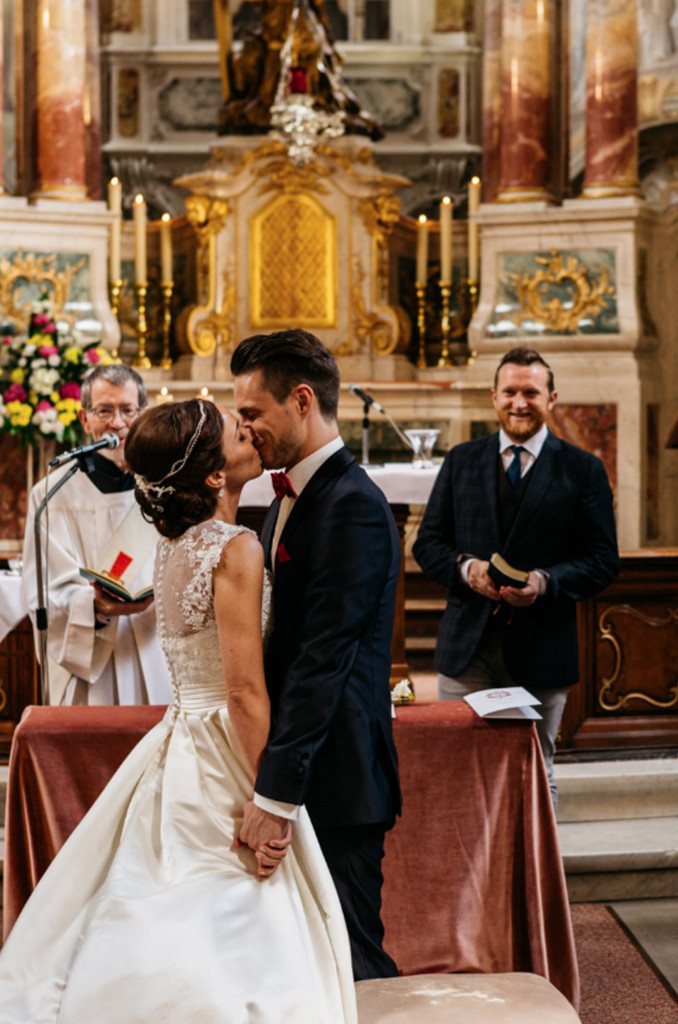 Timeless and Traditional German Church Wedding in Bonn, Germany