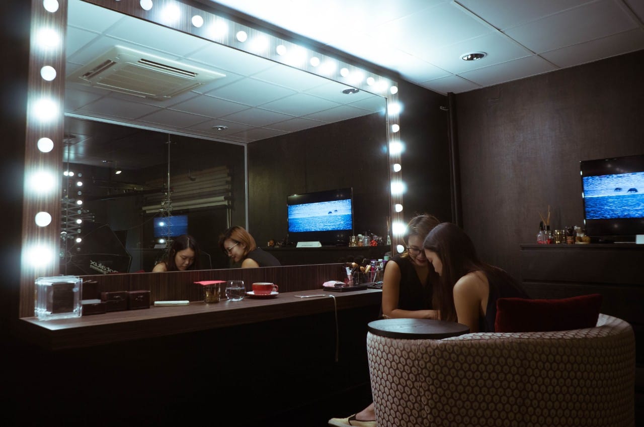 Autelier Makeup Review: This Is What a Gold Class Bridal Makeup ...