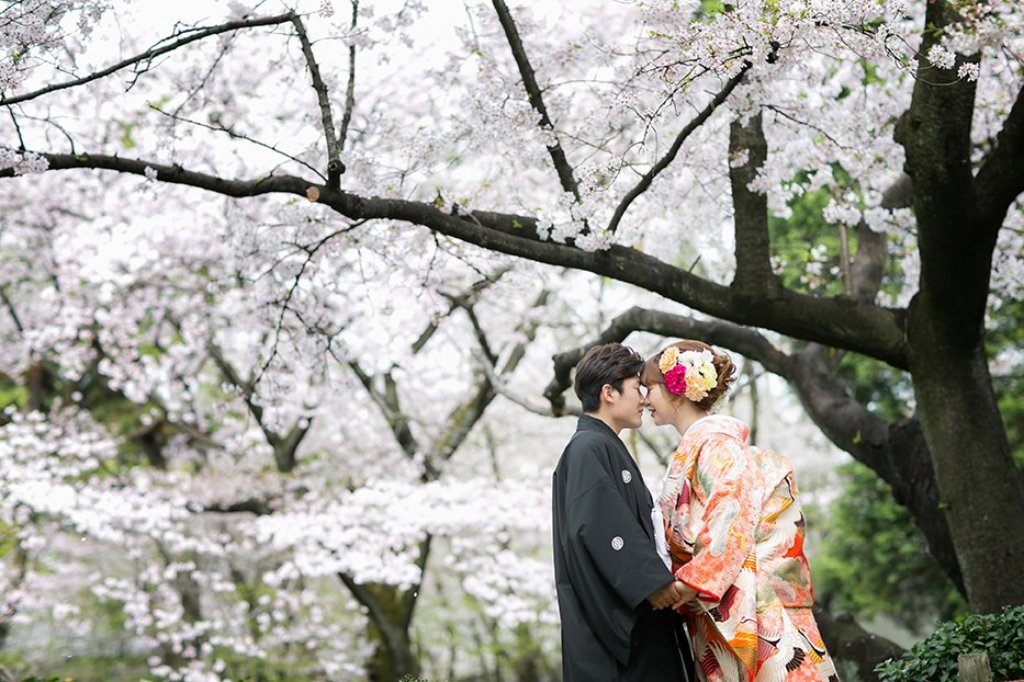 8 Tips On How To Dress Up For A Perfect Cherry Blossom Wedding ...