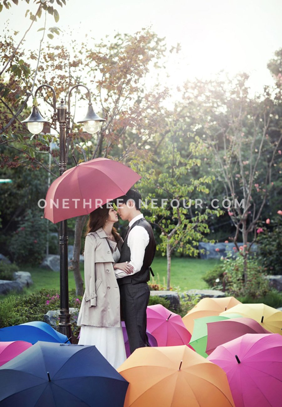 11 Photos That Show Why A Rainy Photoshoot Is Clearly A Blessing In ...