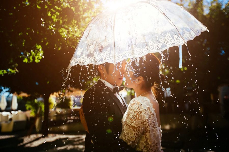 11 Photos That Show Why A Rainy Photoshoot Is Clearly A Blessing In ...