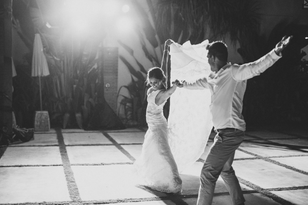 10 Most Precious Photos You MUST Capture On Your Wedding Day ...