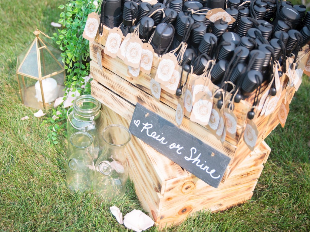 10 Practical Wedding Favours That Your Guests Will Thank You For ...