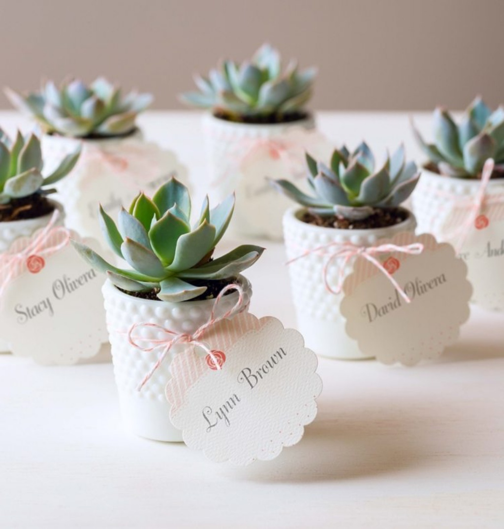 10 Practical Wedding Favours That Your Guests Will Thank You For ...