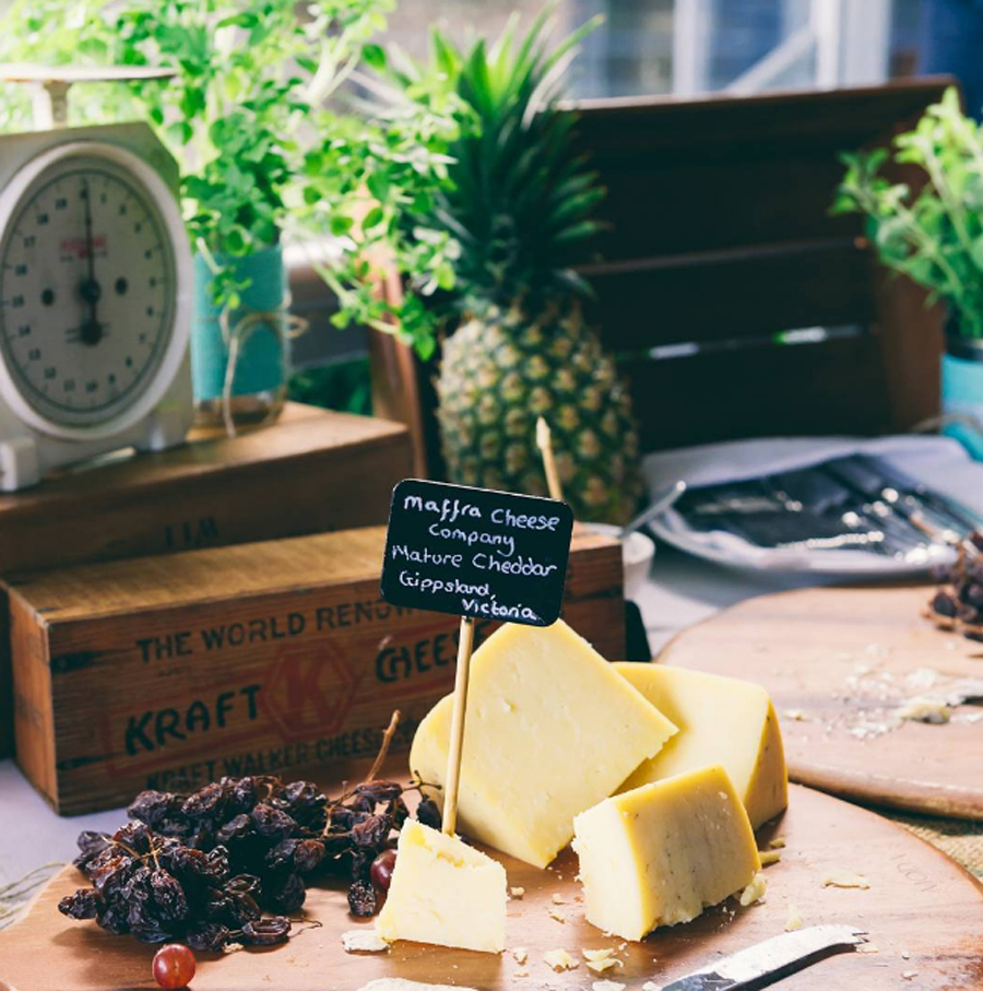 12 Wedding Food Stations to Impress Your Guests With and Win Their ...