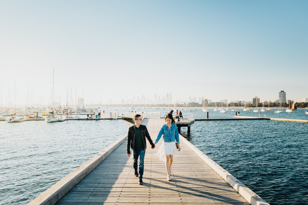 Casual Couple Photoshoot Outfits to Match Your Location ...
