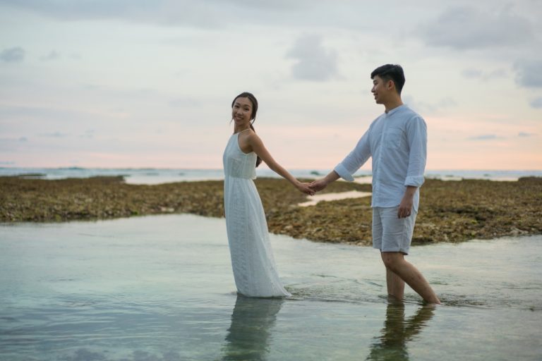 Casual Couple Photoshoot Outfits to Match Your Location ...